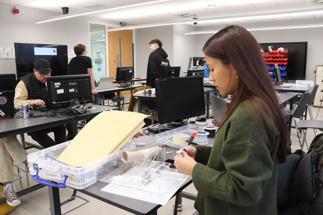 University of Dundee Engineering students innovate with Newbury ...