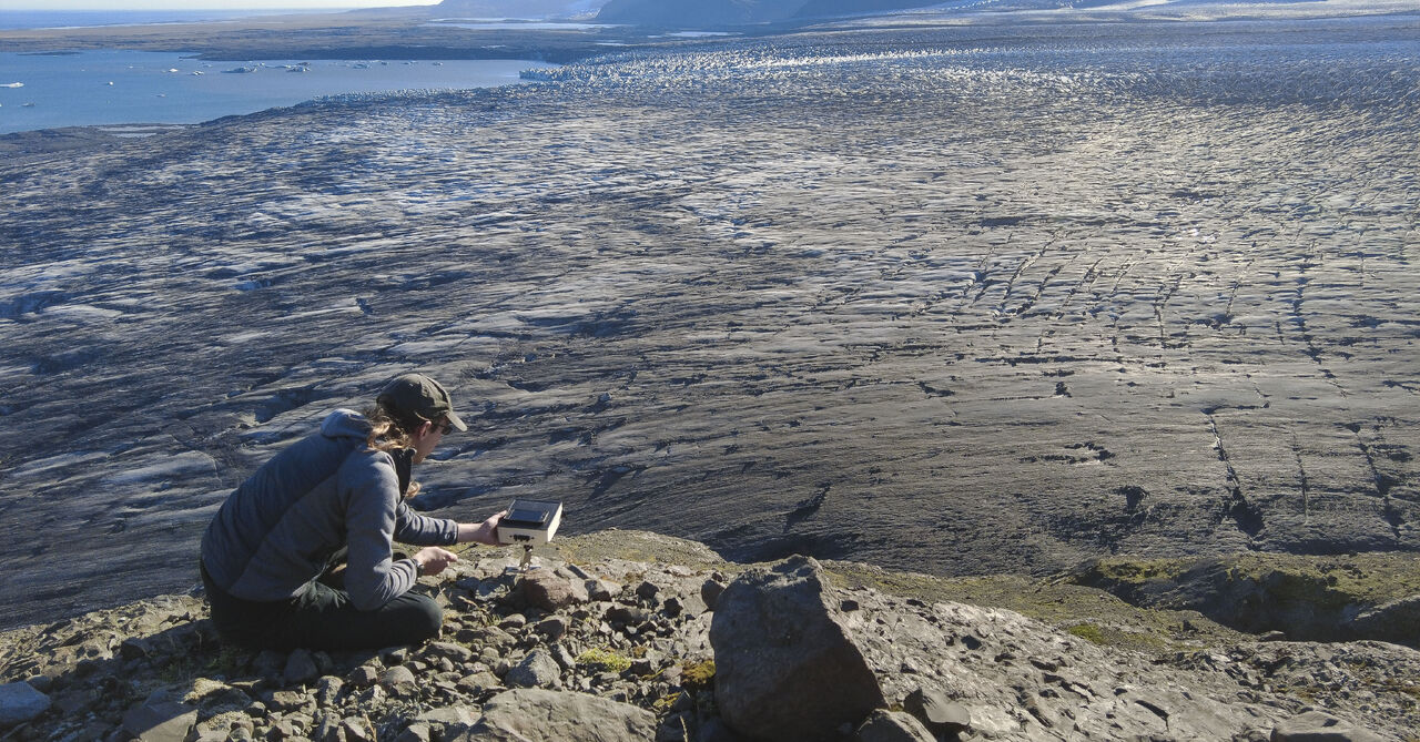 Icelandic glacier melting faster than it can recover | University of ...