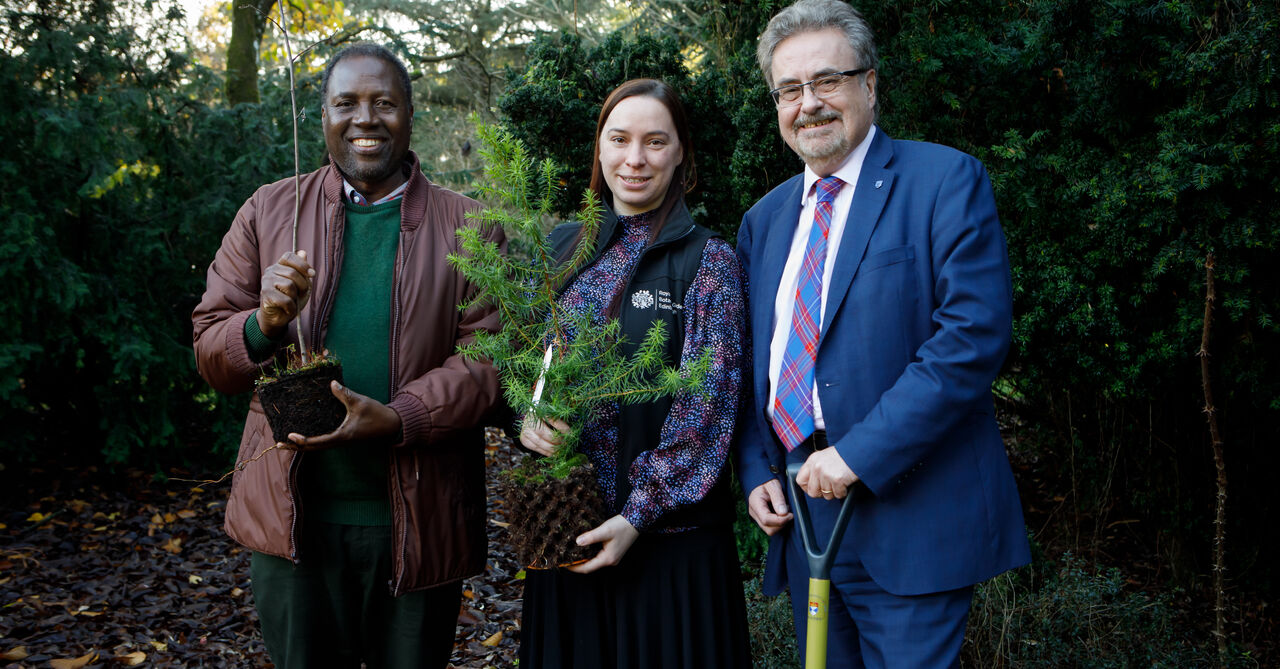 ‘Trees of Hope’ symbolises Dundee’s Africa commitment | University of ...