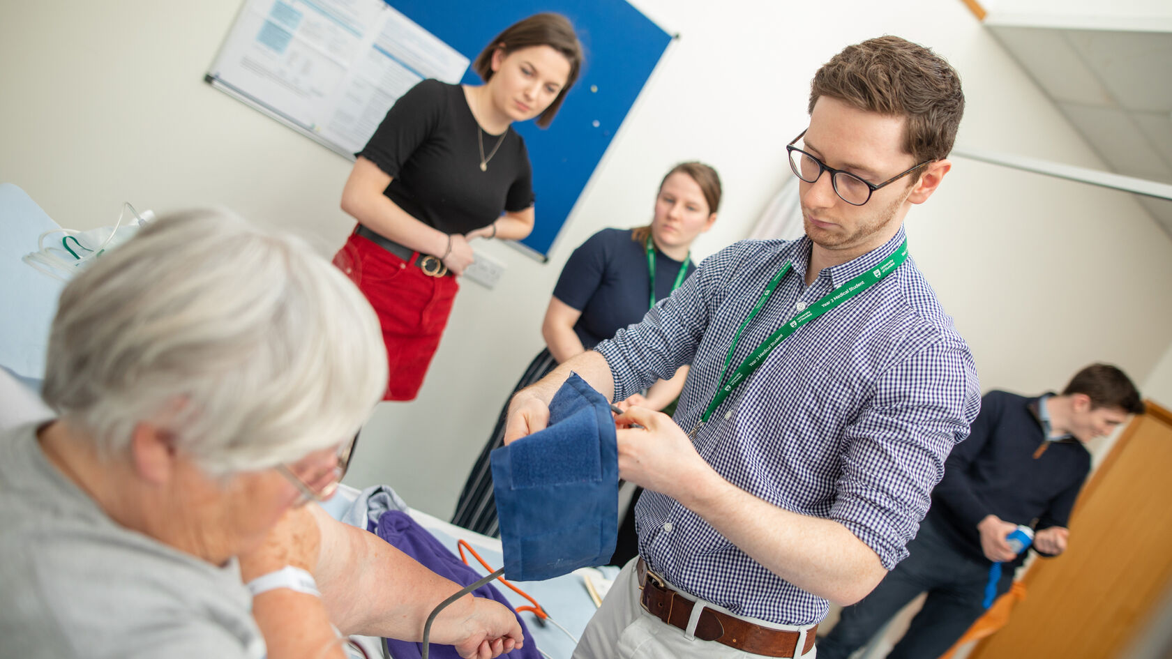 Contact the School of Medicine | University of Dundee, UK